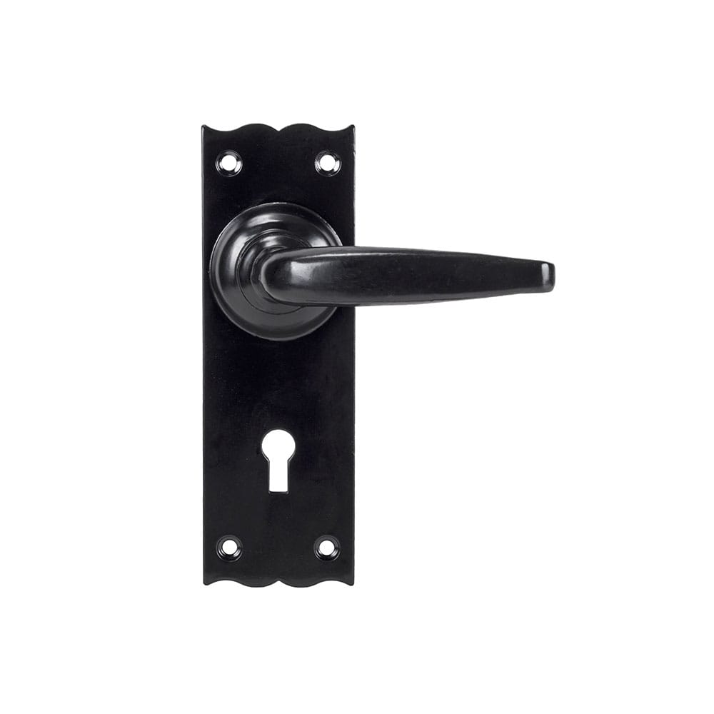 Oak Traditional Black Lever Lock Handle Set